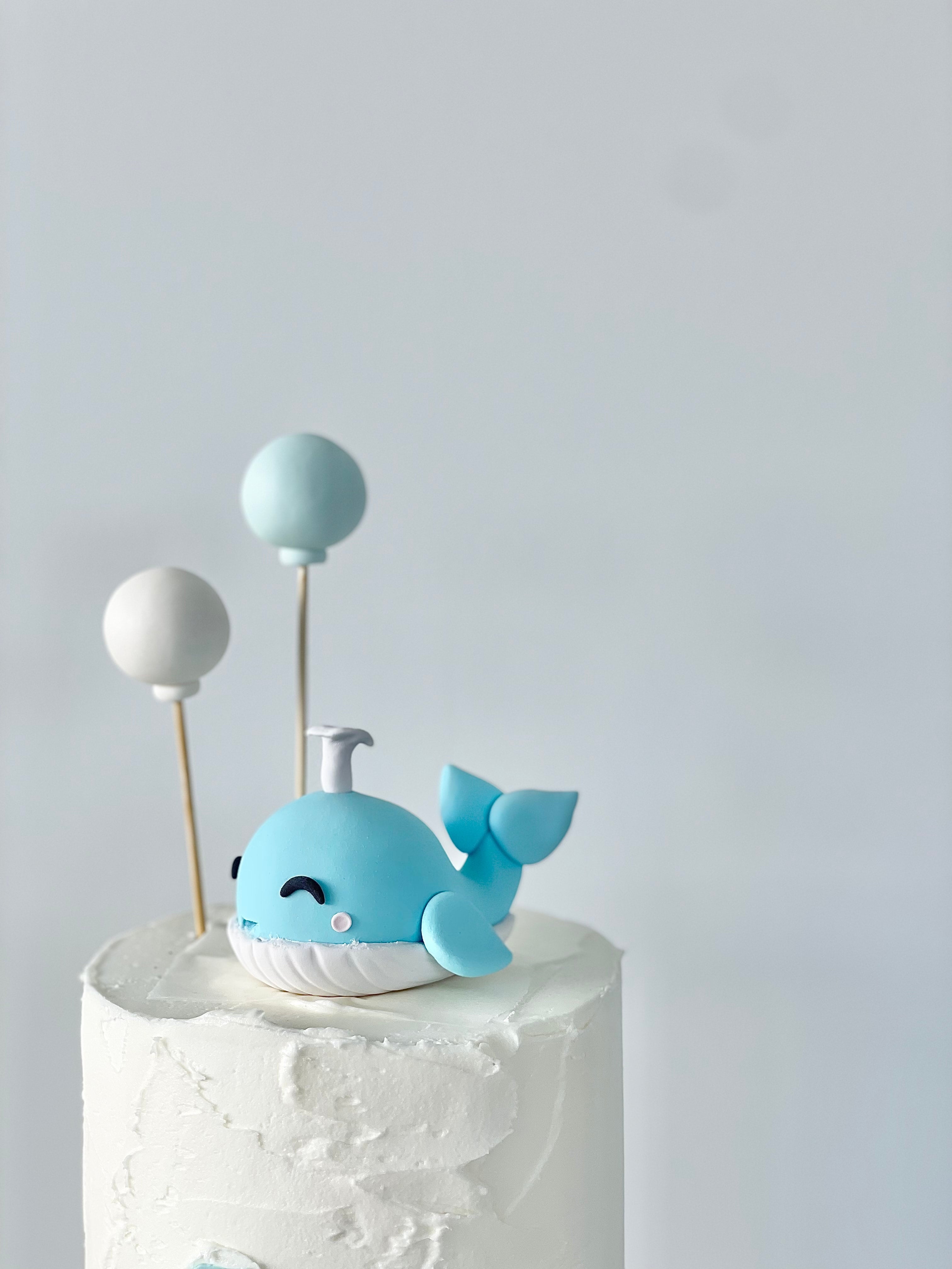 Whale Cake topper | Hello Cakers